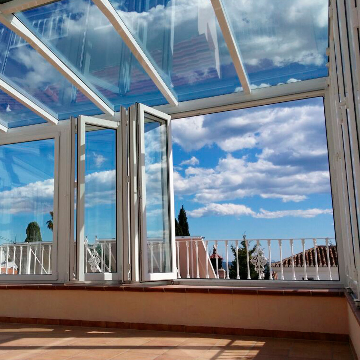 Premiline sliding pvc doors in Vélez-Málaga - Juan Verdun S.L.